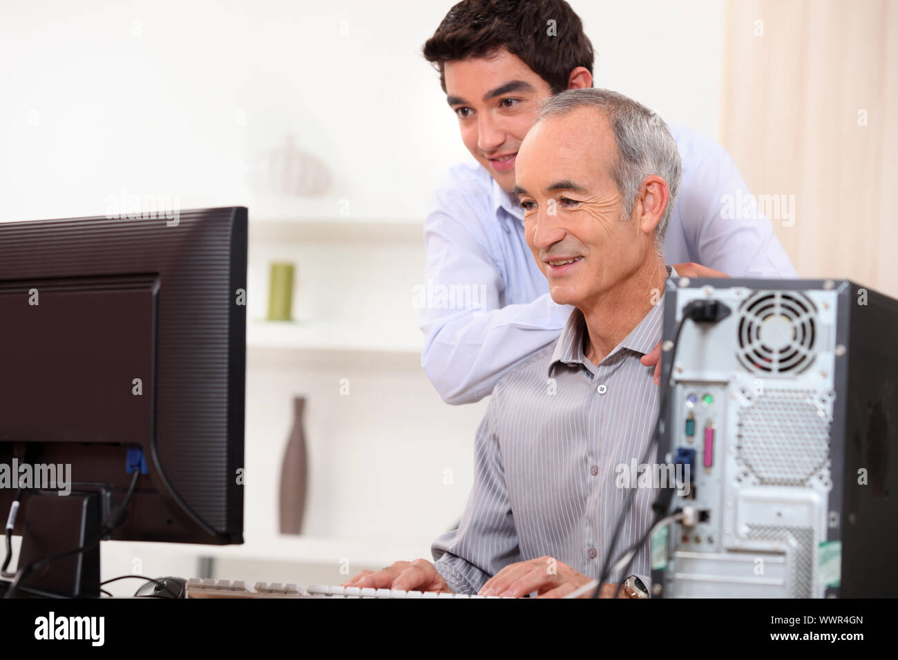 Teacher instruct computer hi-res stock photography and images - Alamy
