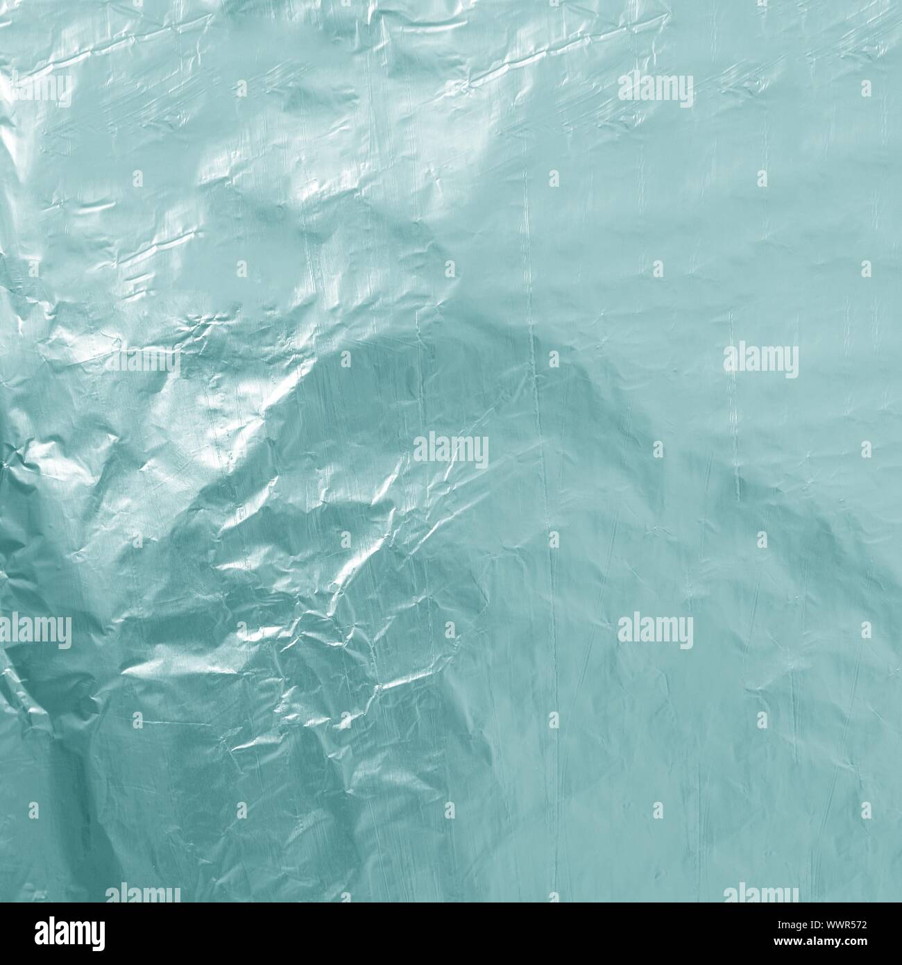 Color texture of creased kitchen aluminum foil Stock Photo - Alamy