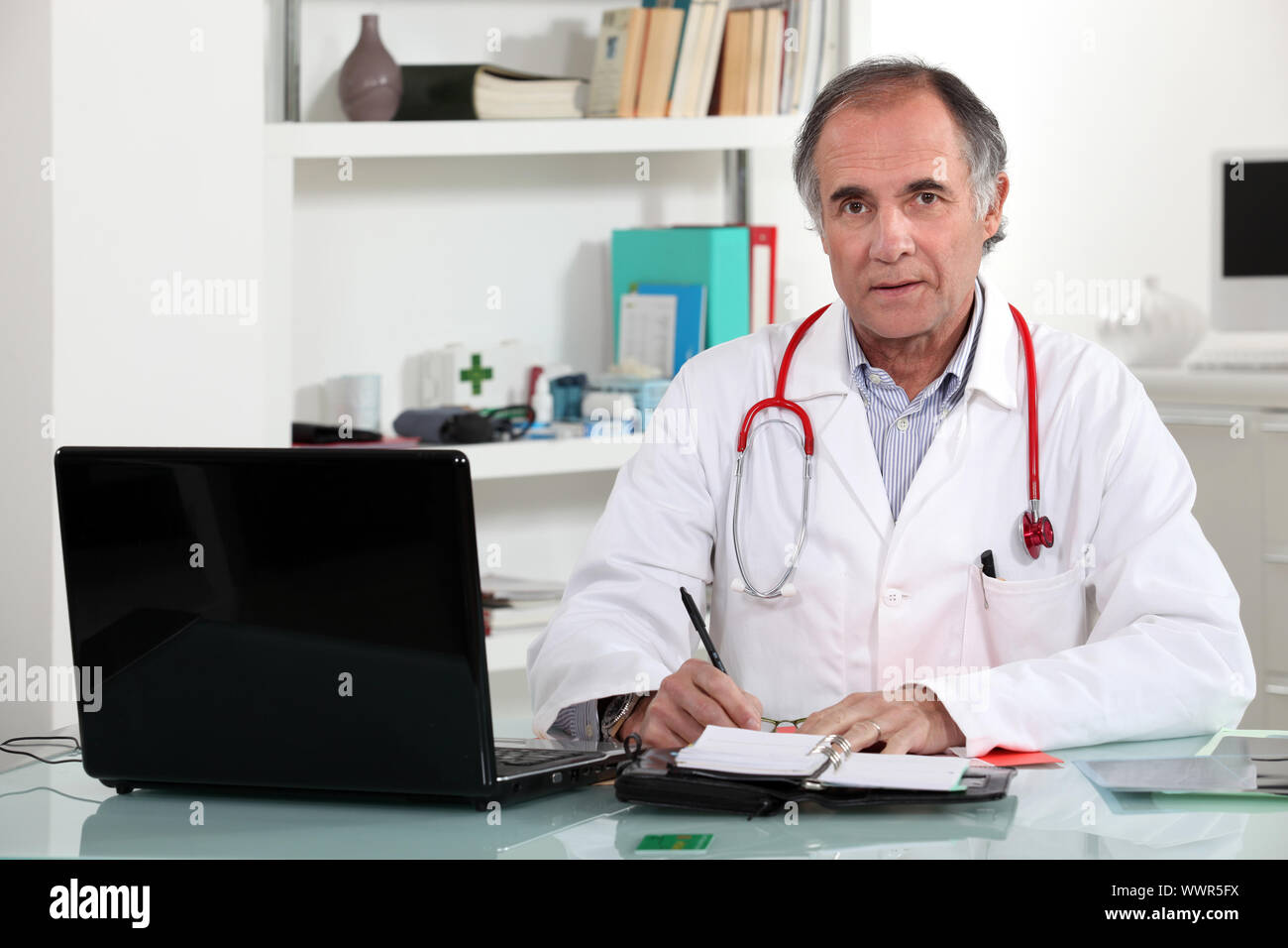 doctor prescribing medication Stock Photo - Alamy