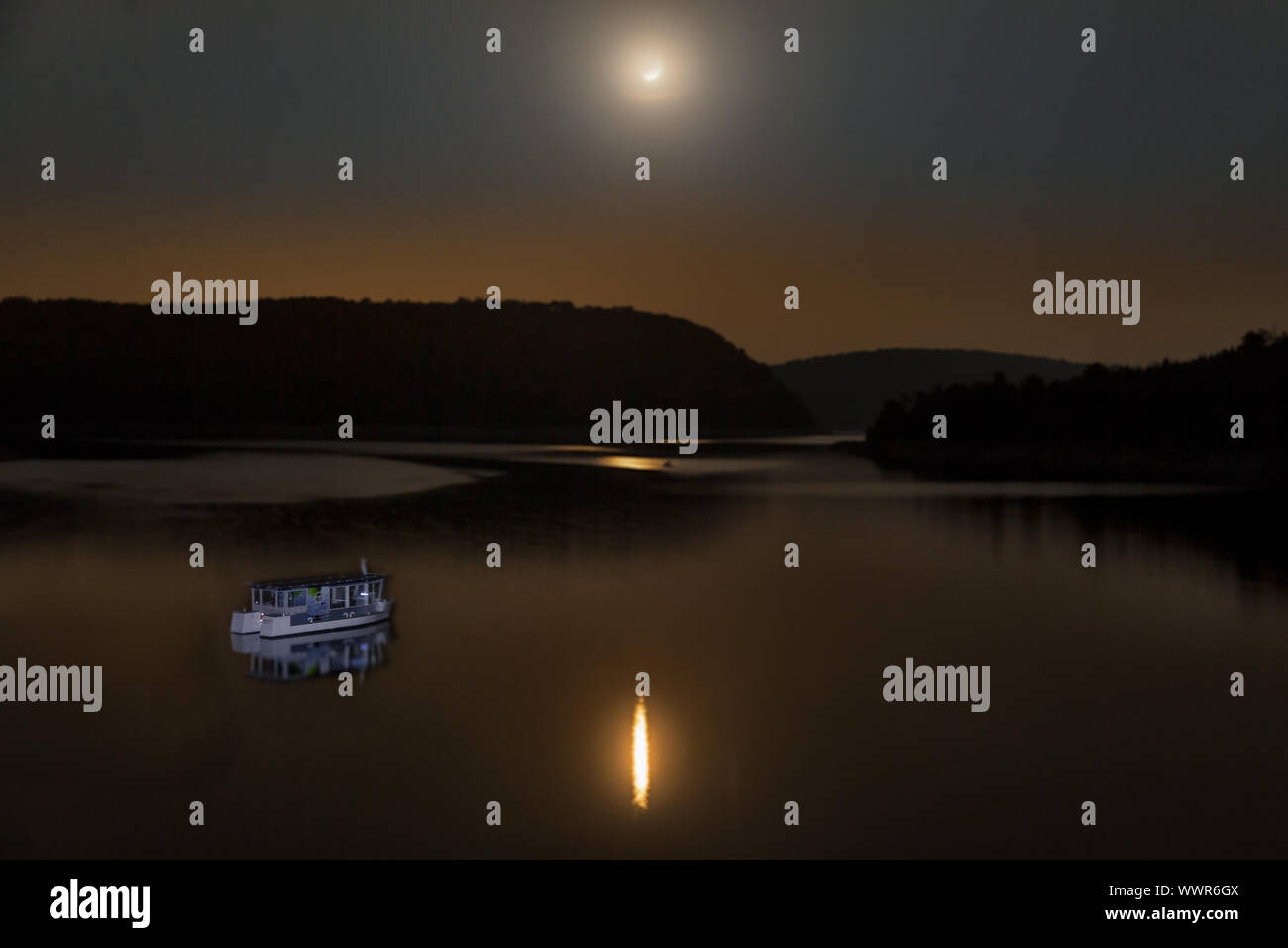 Light of the dam hi-res stock photography and images - Alamy