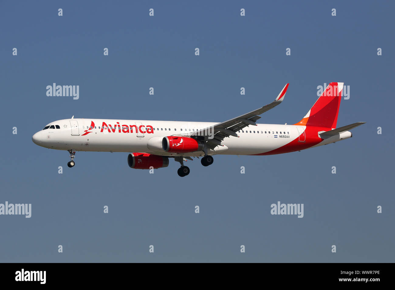 Avianca Airbus A321 Aircraft Stock Photo - Alamy