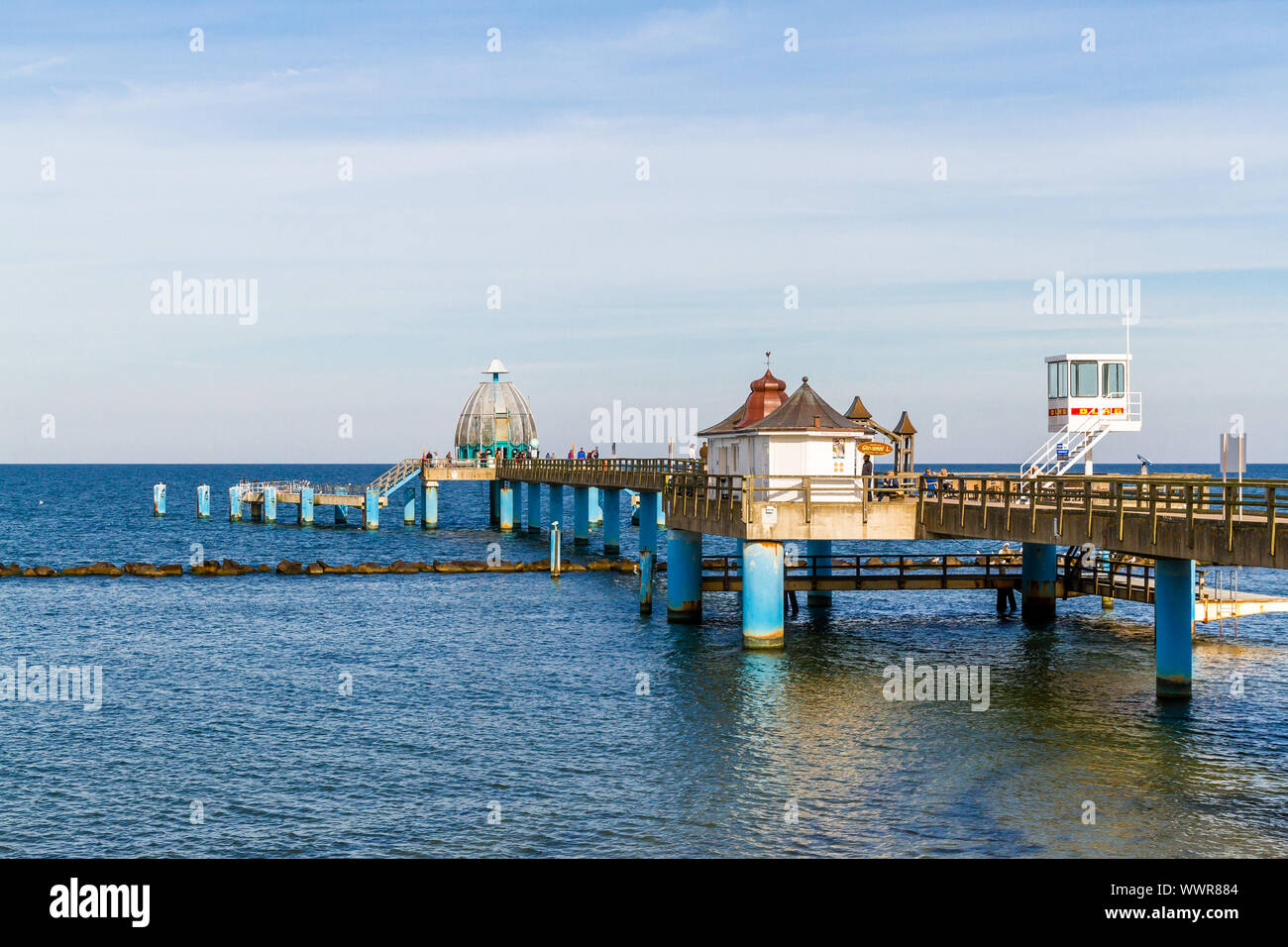 Baltic seaside resort Sellin Seebrücke Stock Photo - Alamy