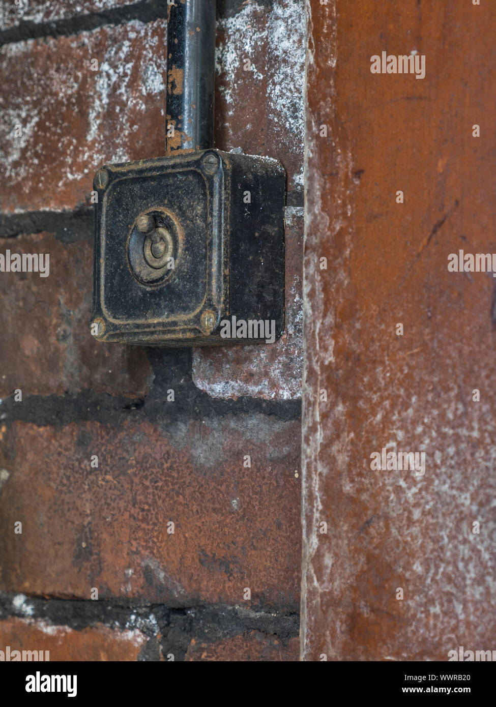 Metal clad switch hi-res stock photography and images - Alamy