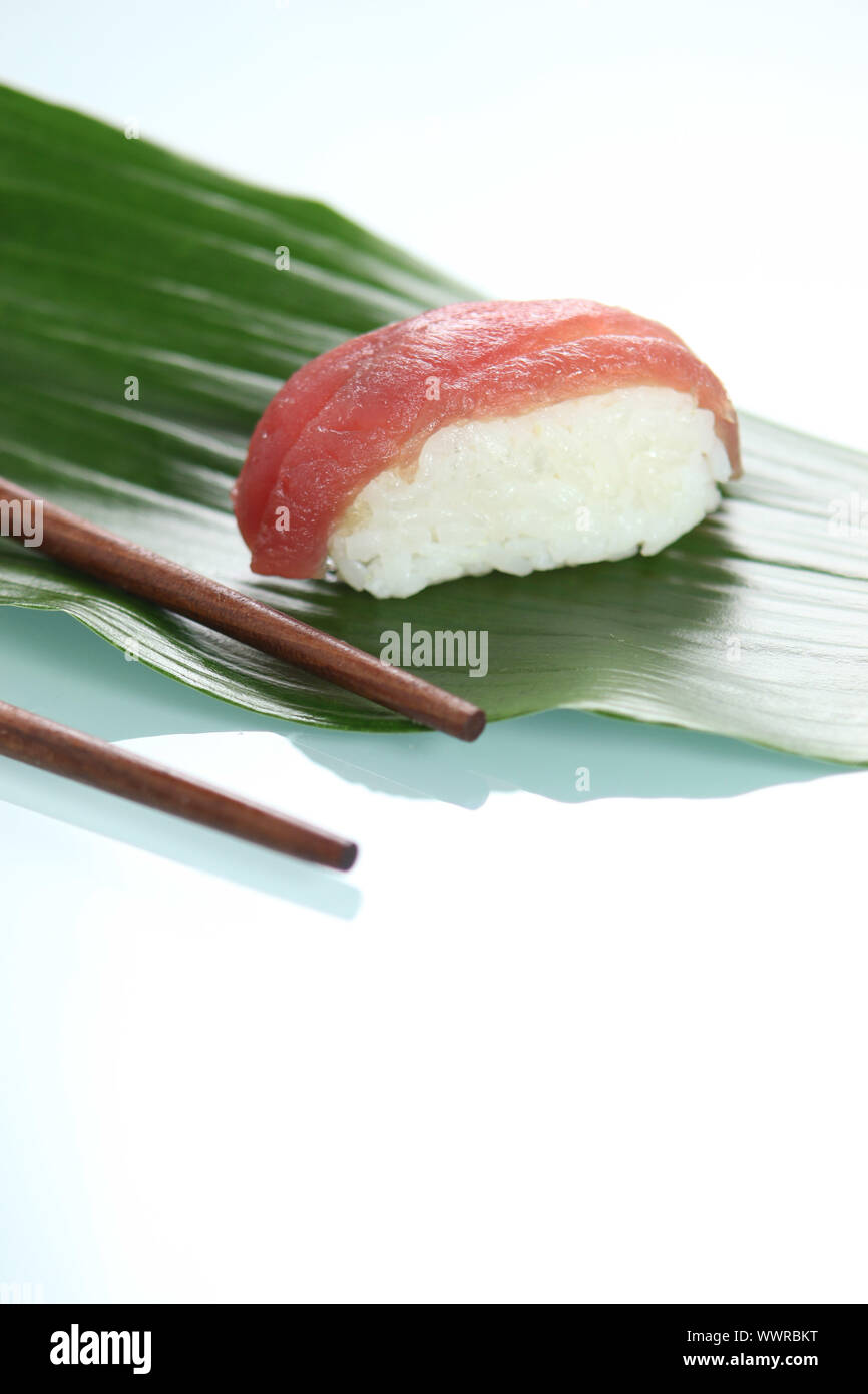 Nigirizushi makizushi hi-res stock photography and images - Alamy