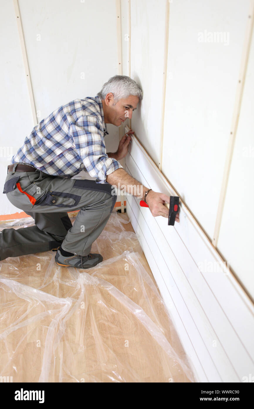 Installing cladding hi-res stock photography and images - Alamy