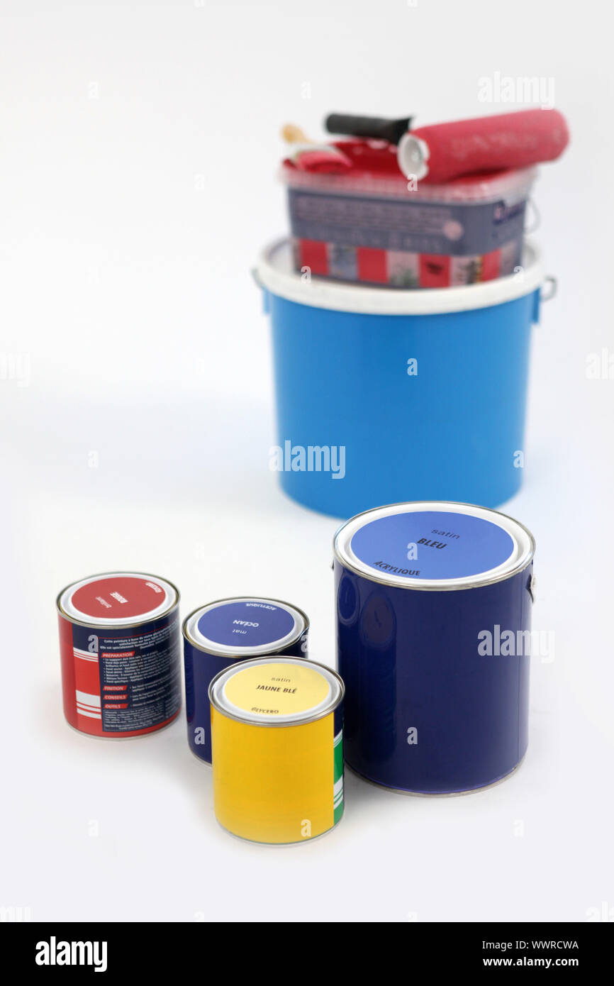 Open paint tins hi-res stock photography and images - Alamy