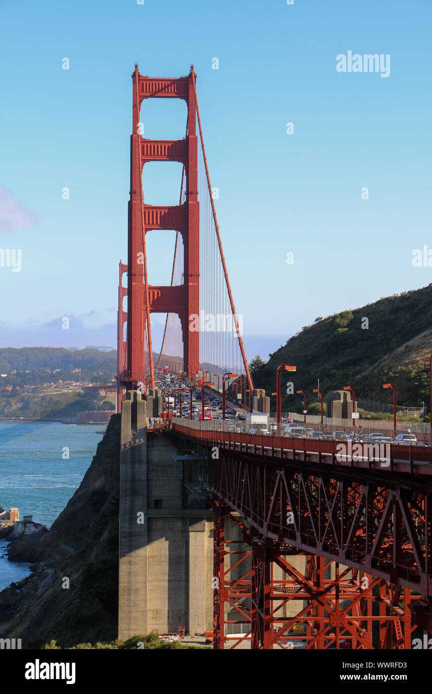 Golden gate bridge sunny hi-res stock photography and images - Alamy