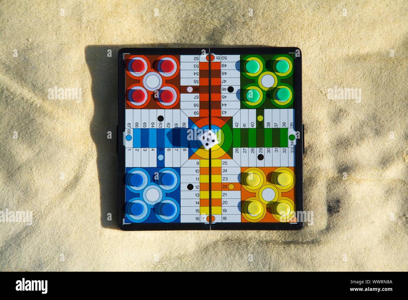 Parcheesi board hi-res stock photography and images - Alamy