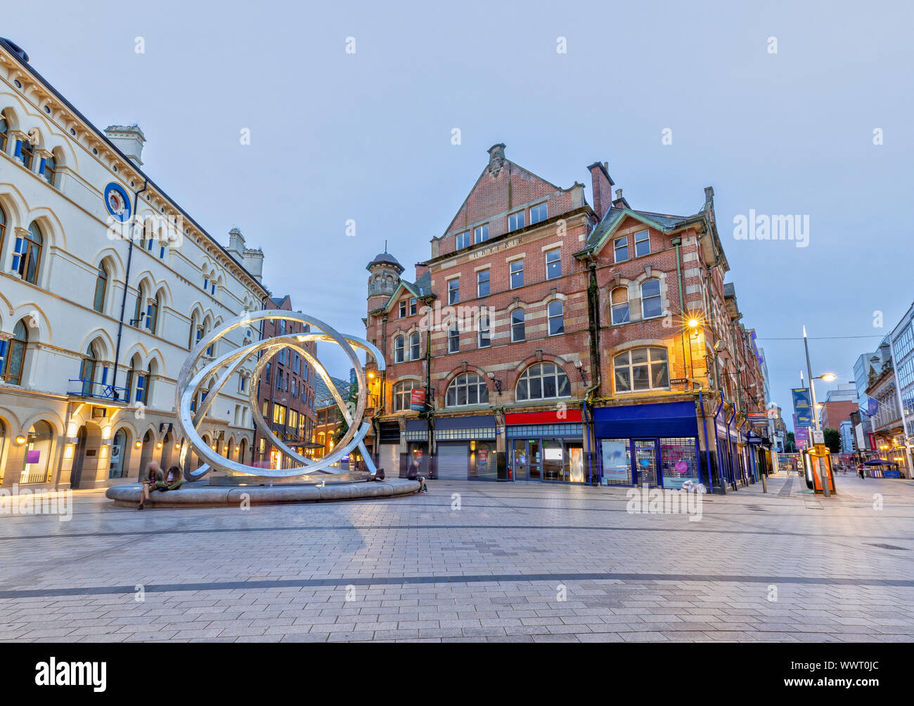 Belfast street art hi-res stock photography and images - Alamy