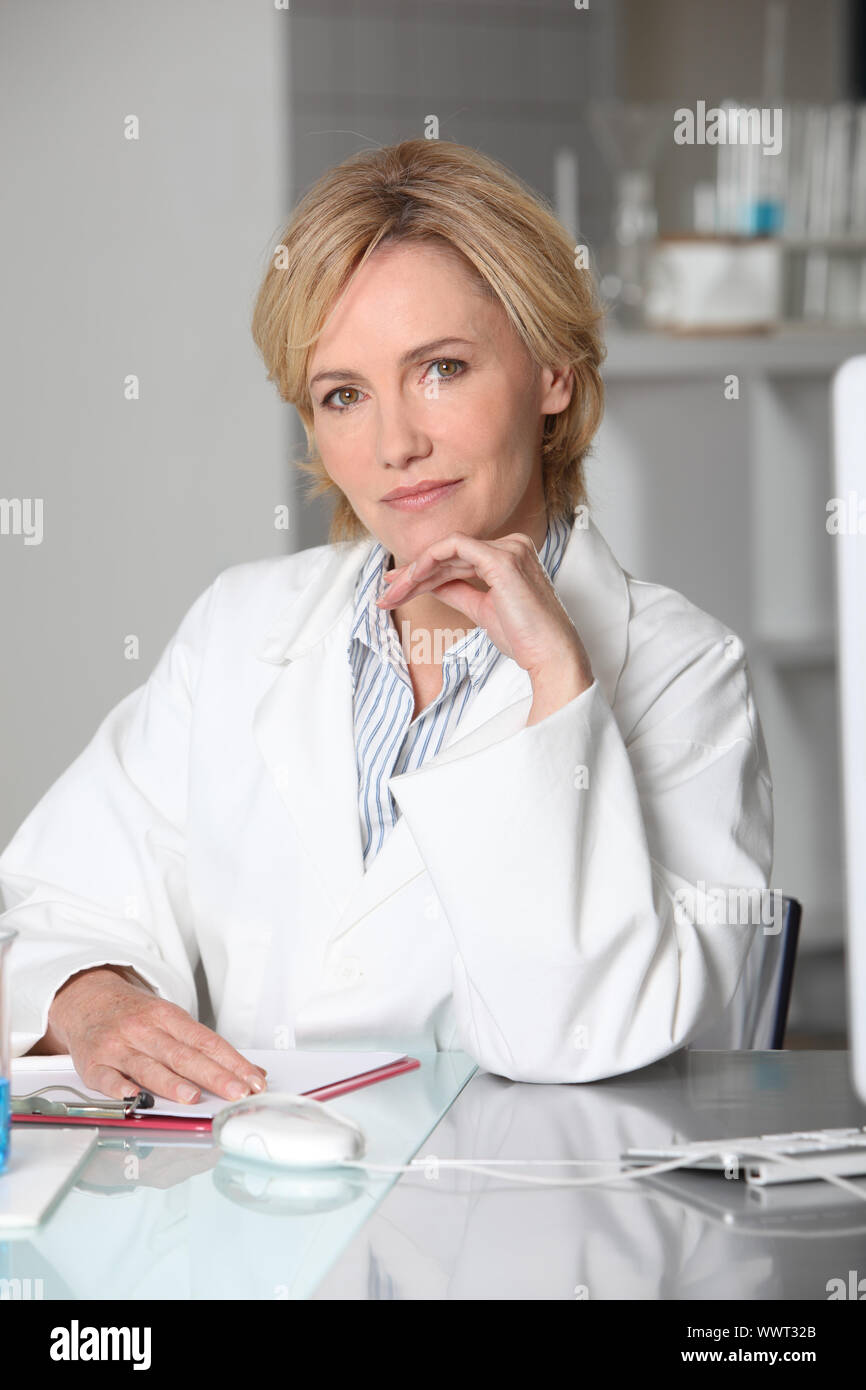 portrait of a doctor Stock Photo - Alamy