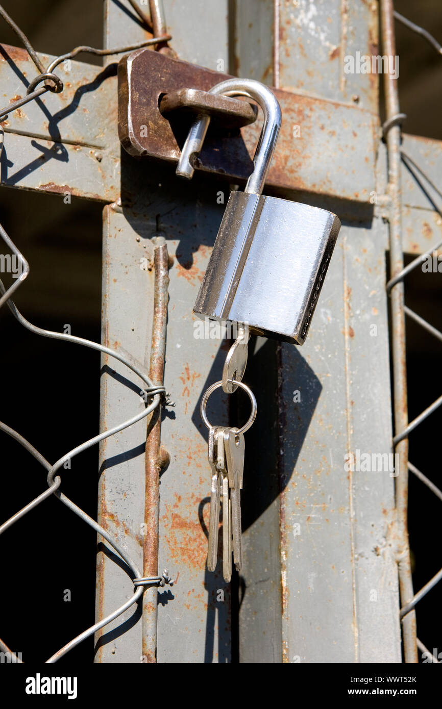 Heavy padlock hi-res stock photography and images - Alamy