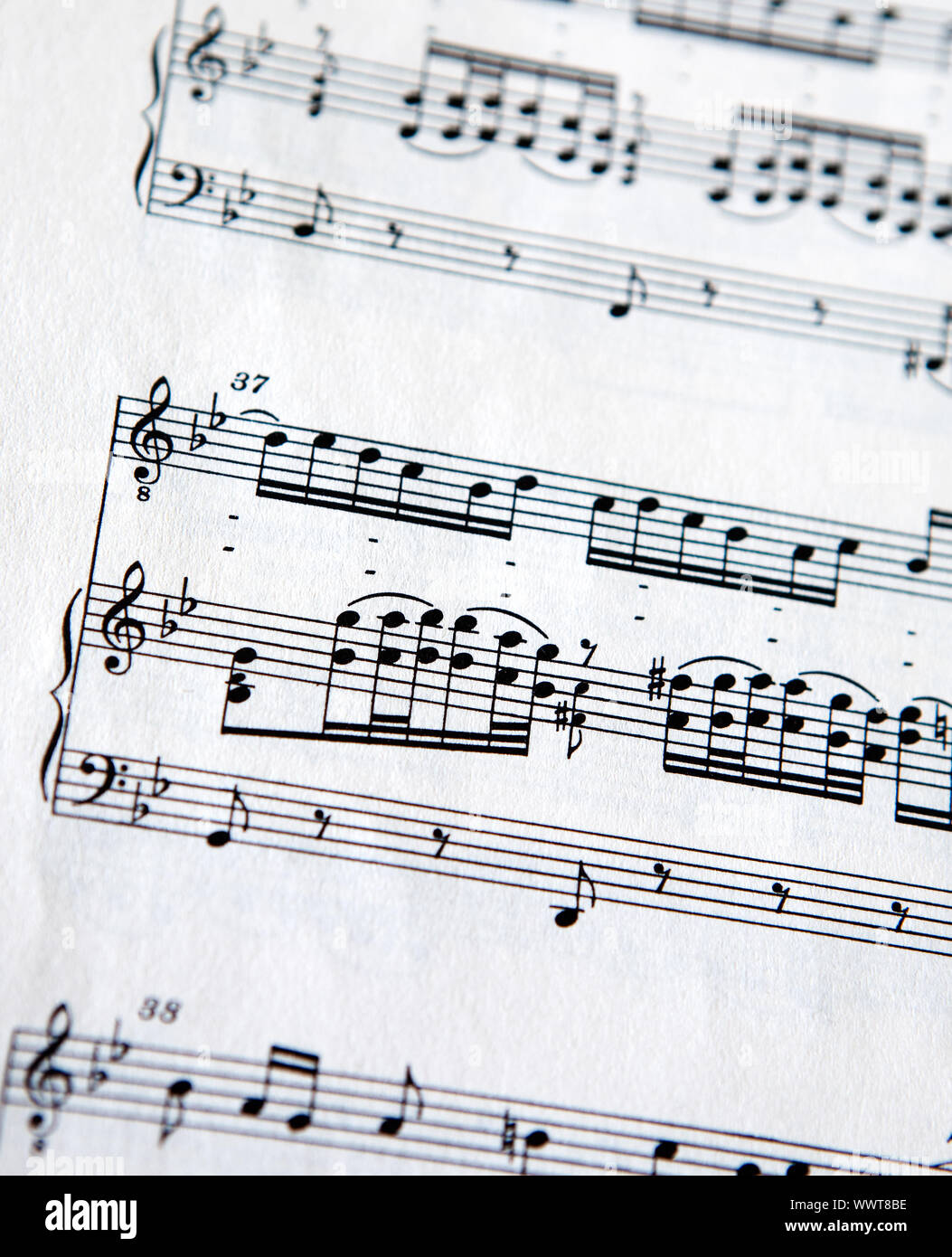 Music notes cleft hi-res stock photography and images - Alamy