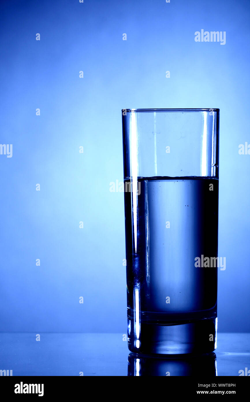 water in glass macro close up Stock Photo - Alamy