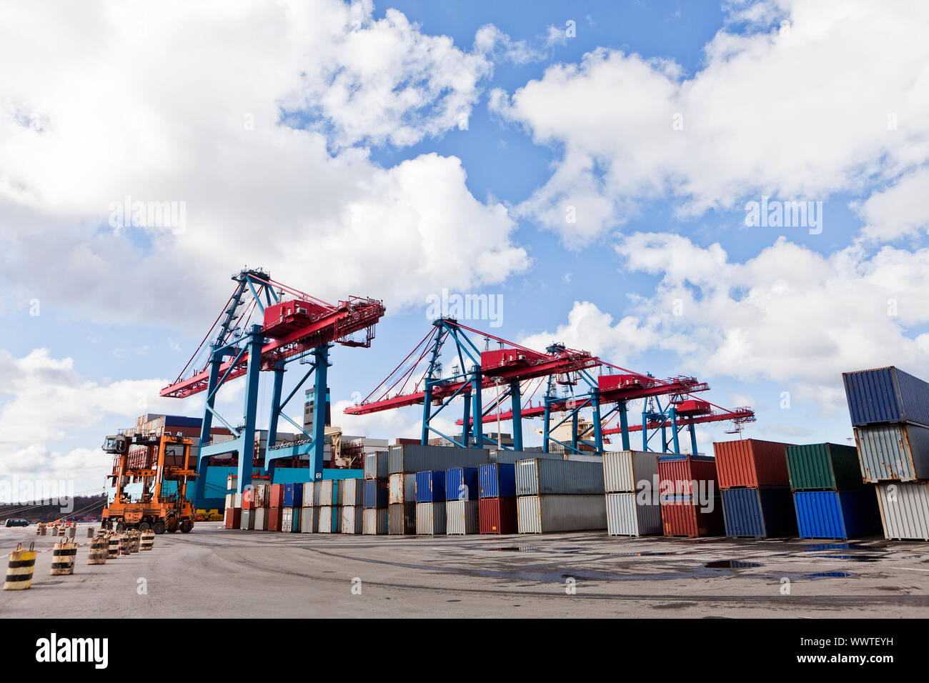 Large group of Cargo Containers at the commercial dock Stock Photo - Alamy
