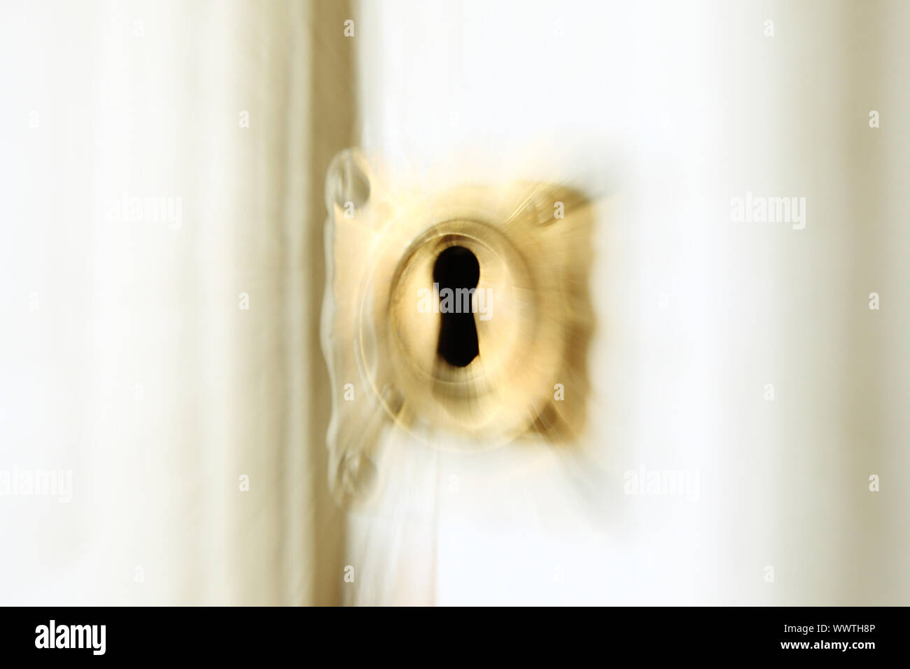 key hole in the door Stock Photo - Alamy