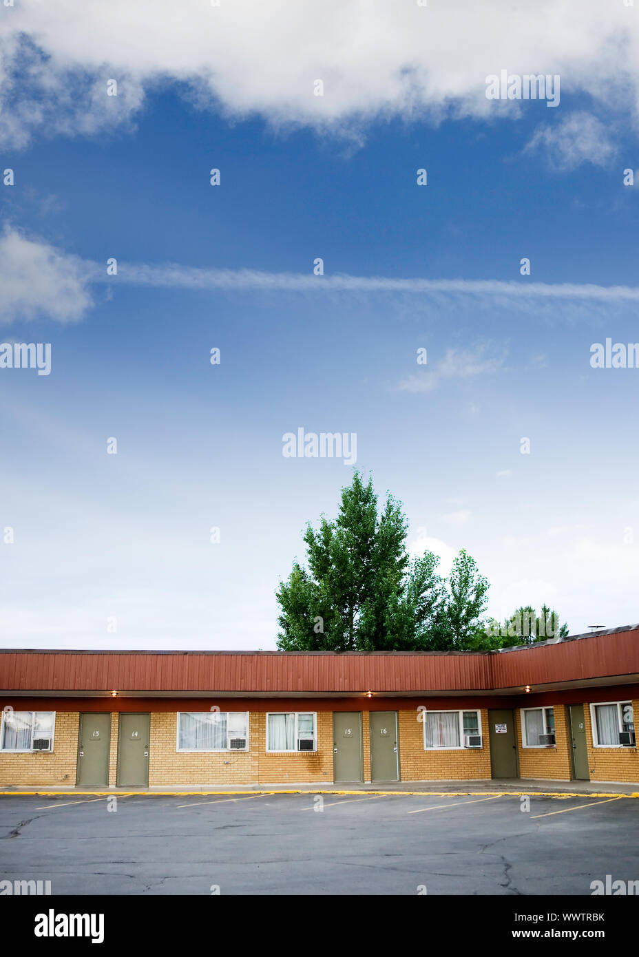 Building parking lot saskatchewan hi-res stock photography and images ...