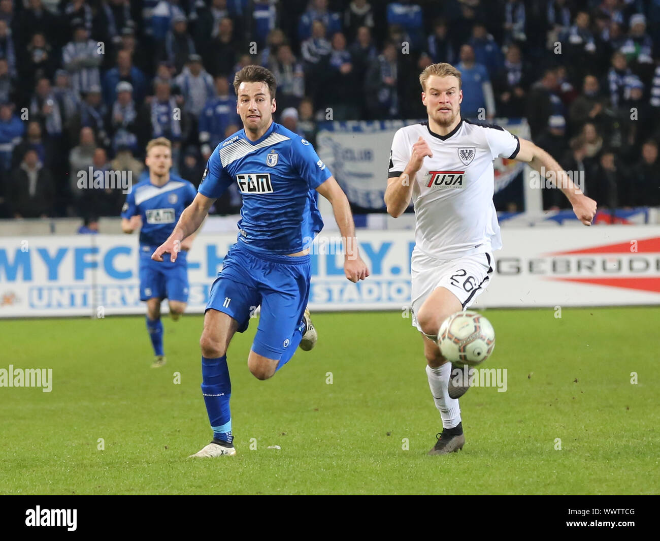 Christian Beck (1.FC Magdeburg ) and Sebastian Mai (Preußen Münster ...