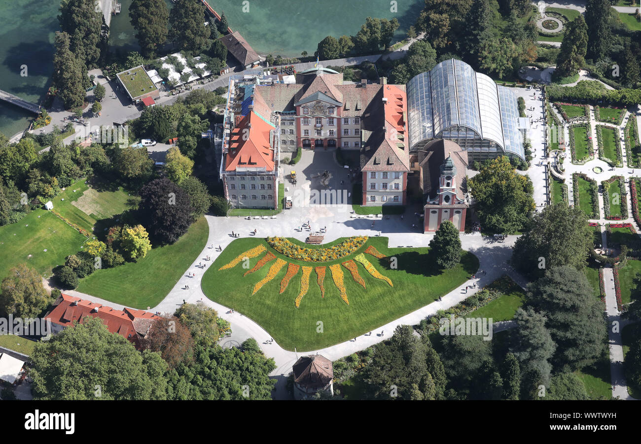 Konstanz Insel Mainau, Germany. 16th Sep, 2019. Visitors are on their ...