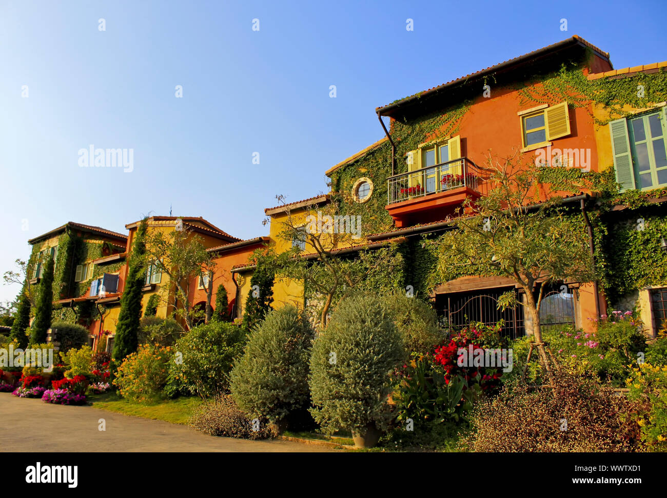 Mediterranean building style Stock Photo - Alamy