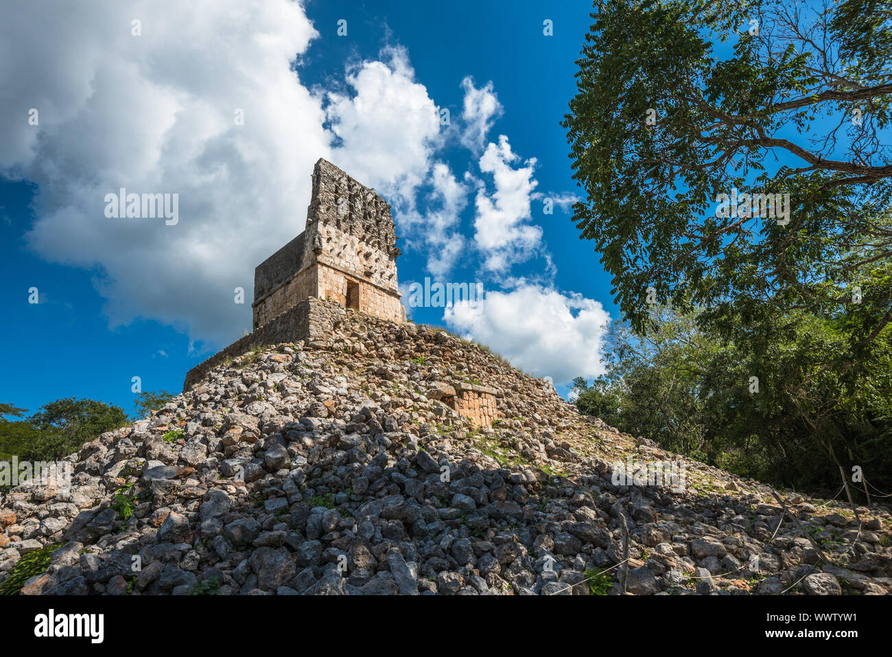 El Mirador mayan pyramid, Labna ruins, Yucatan, Mexico Stock Photo - Alamy