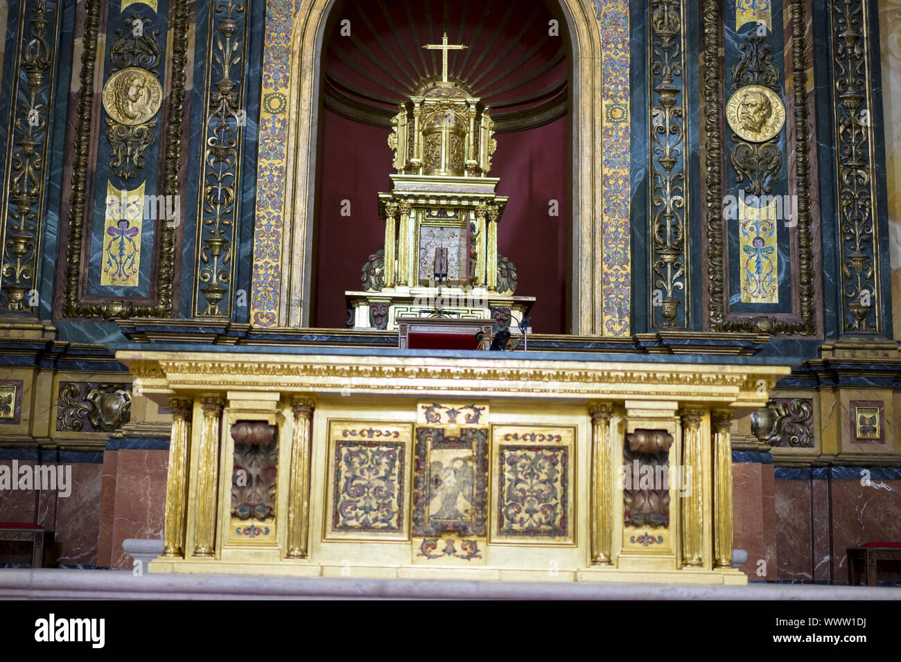 Holy Week in Spain, images of virgins and representations of Christ ...