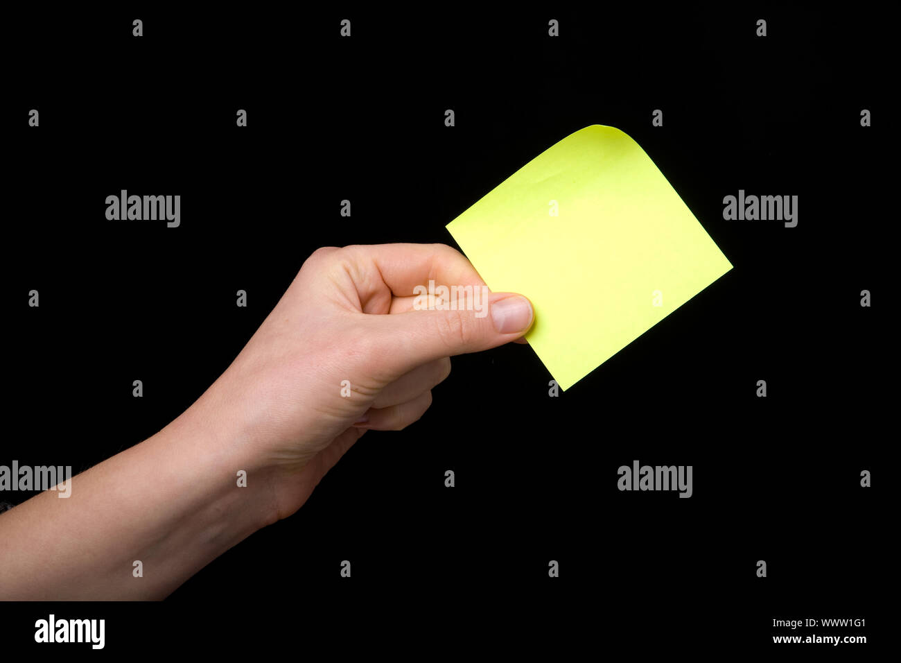 A blank sticky note stuck to a hand - remember this Stock Photo - Alamy