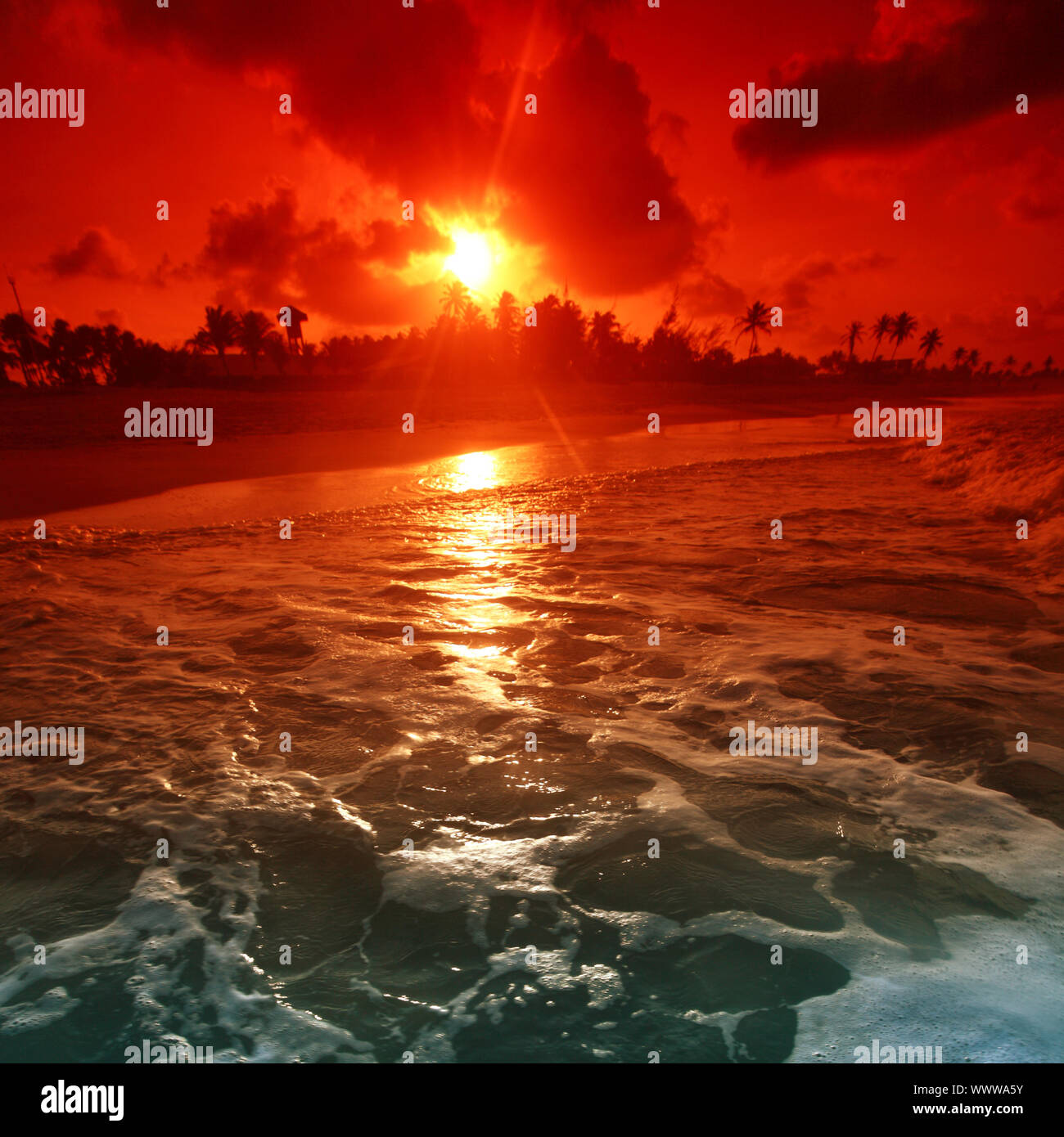 landscape ocean sunrice golden sky Stock Photo - Alamy