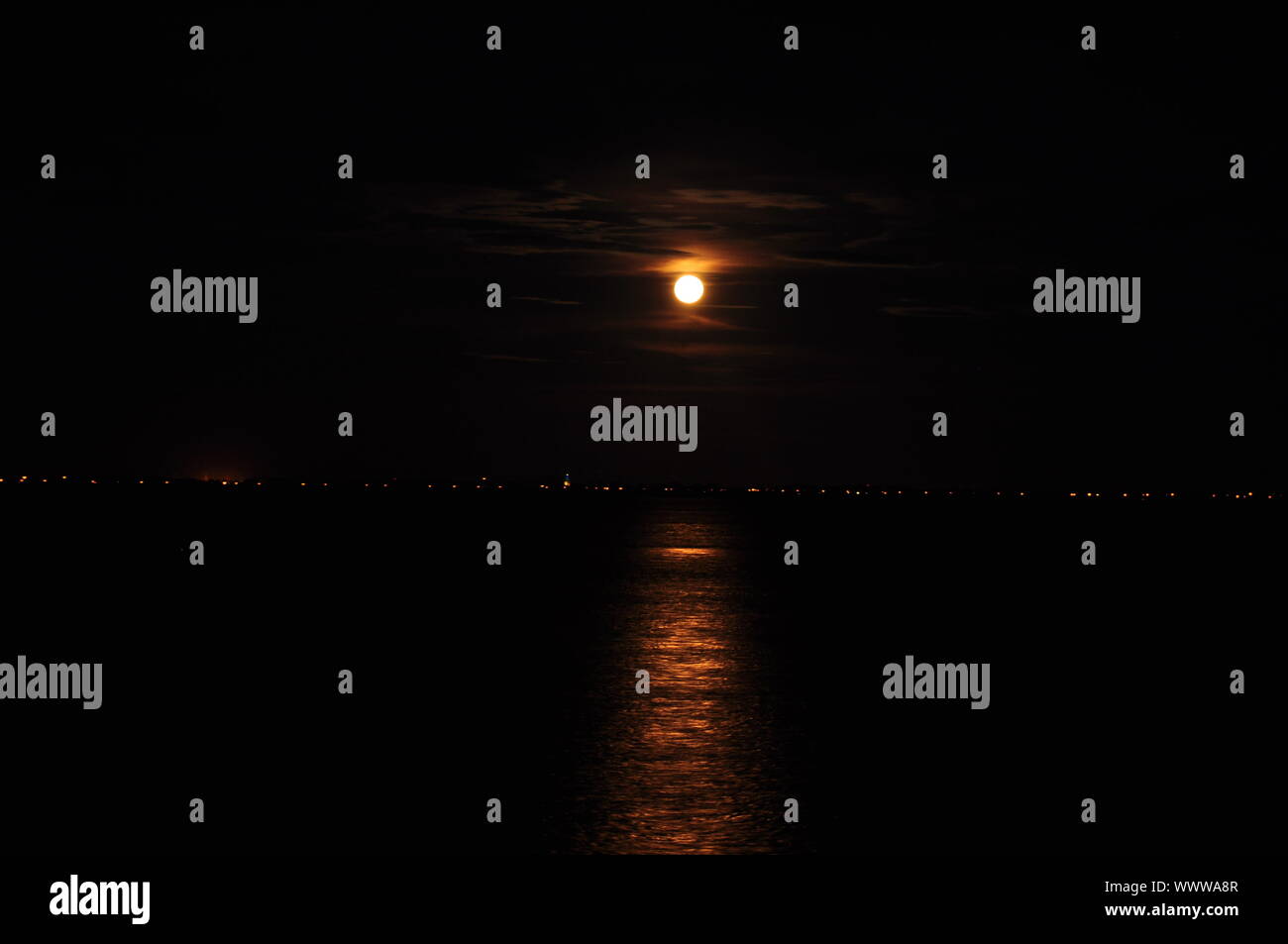 Montreal moon hi-res stock photography and images - Alamy