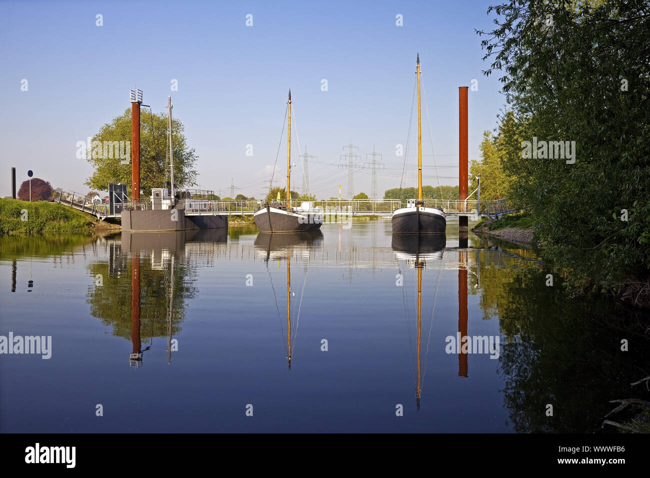 Pontoon bridge rhine hi-res stock photography and images - Alamy