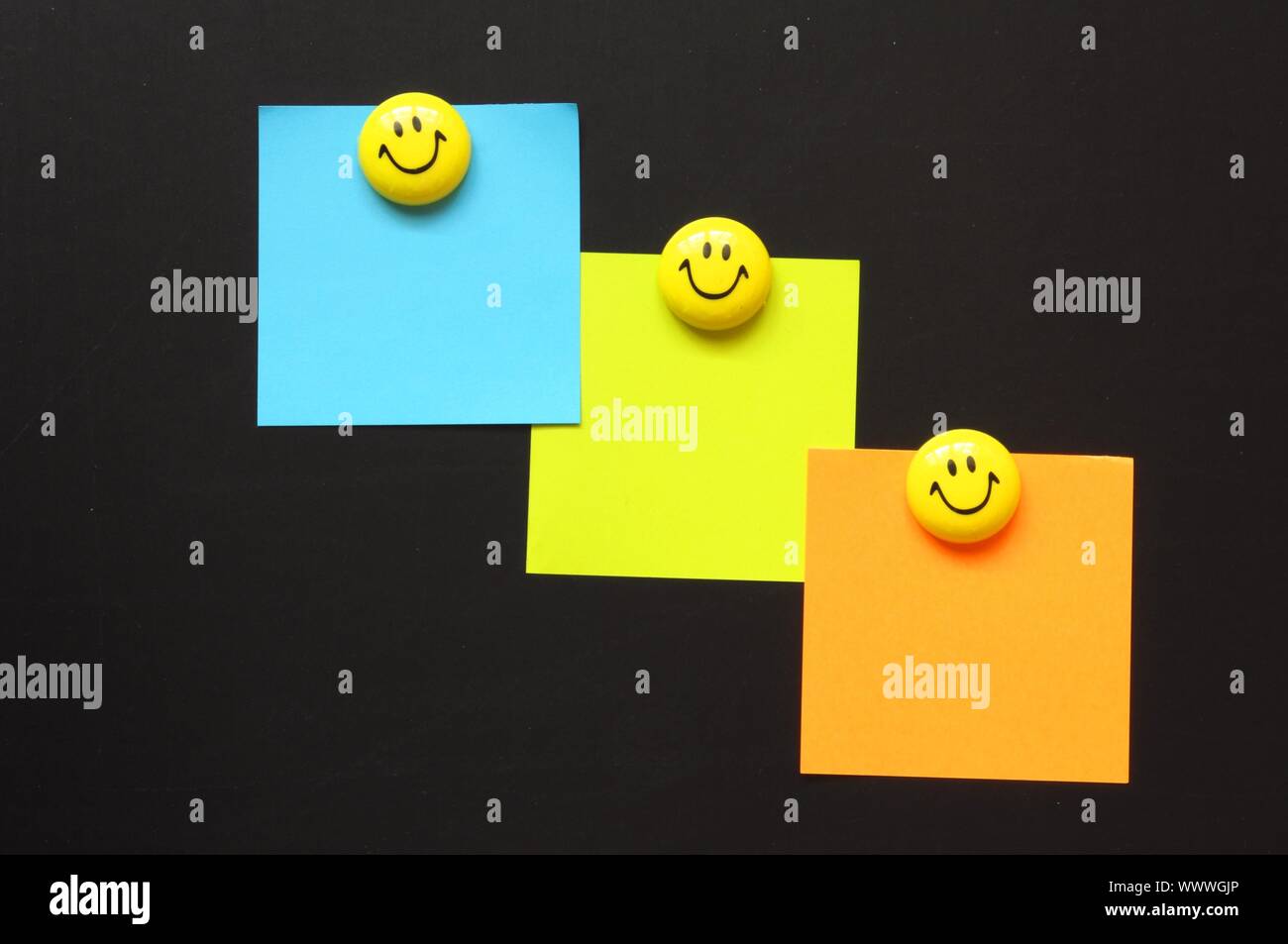 Smiley blank sheet note paper hi-res stock photography and images - Alamy