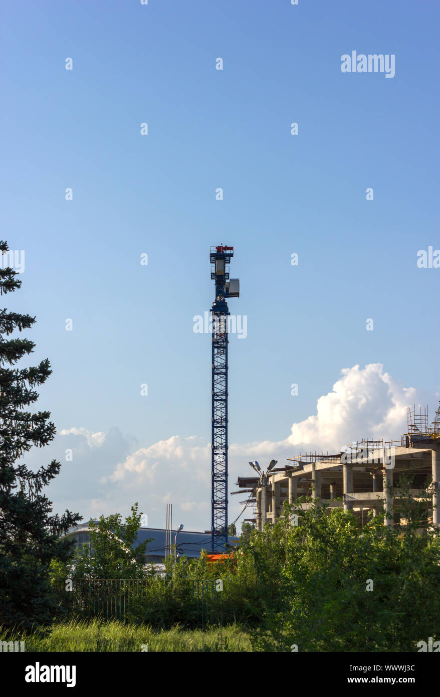 Construction frame sky architecture hi-res stock photography and images ...