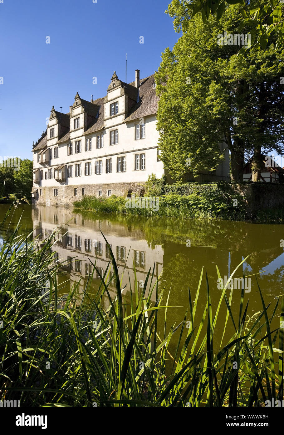 Castle ditch hi-res stock photography and images - Alamy