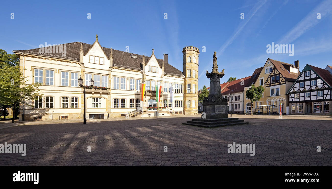 German horn hi-res stock photography and images - Alamy
