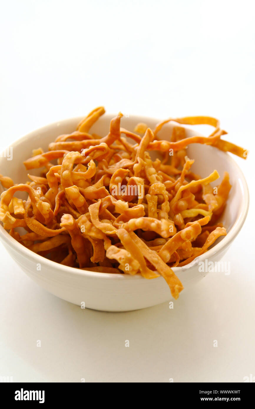 crispy noodles for topping Stock Photo - Alamy
