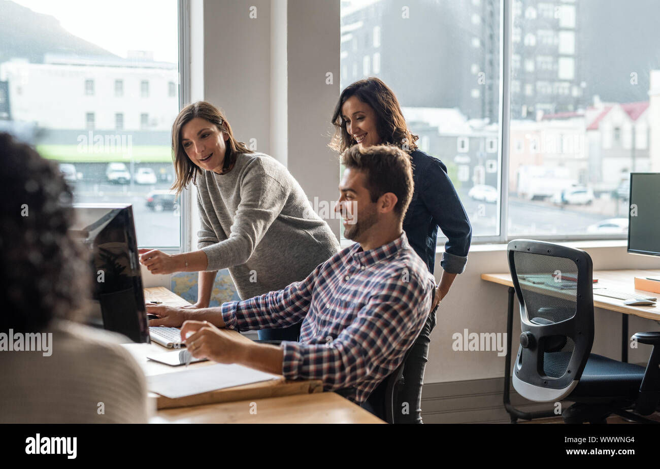 Diverse group young men women hi-res stock photography and images - Alamy