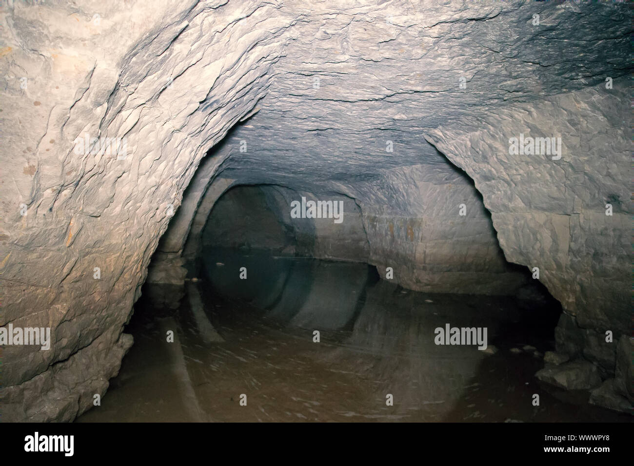 partially flooded underground caves catacomb Stock Photo - Alamy