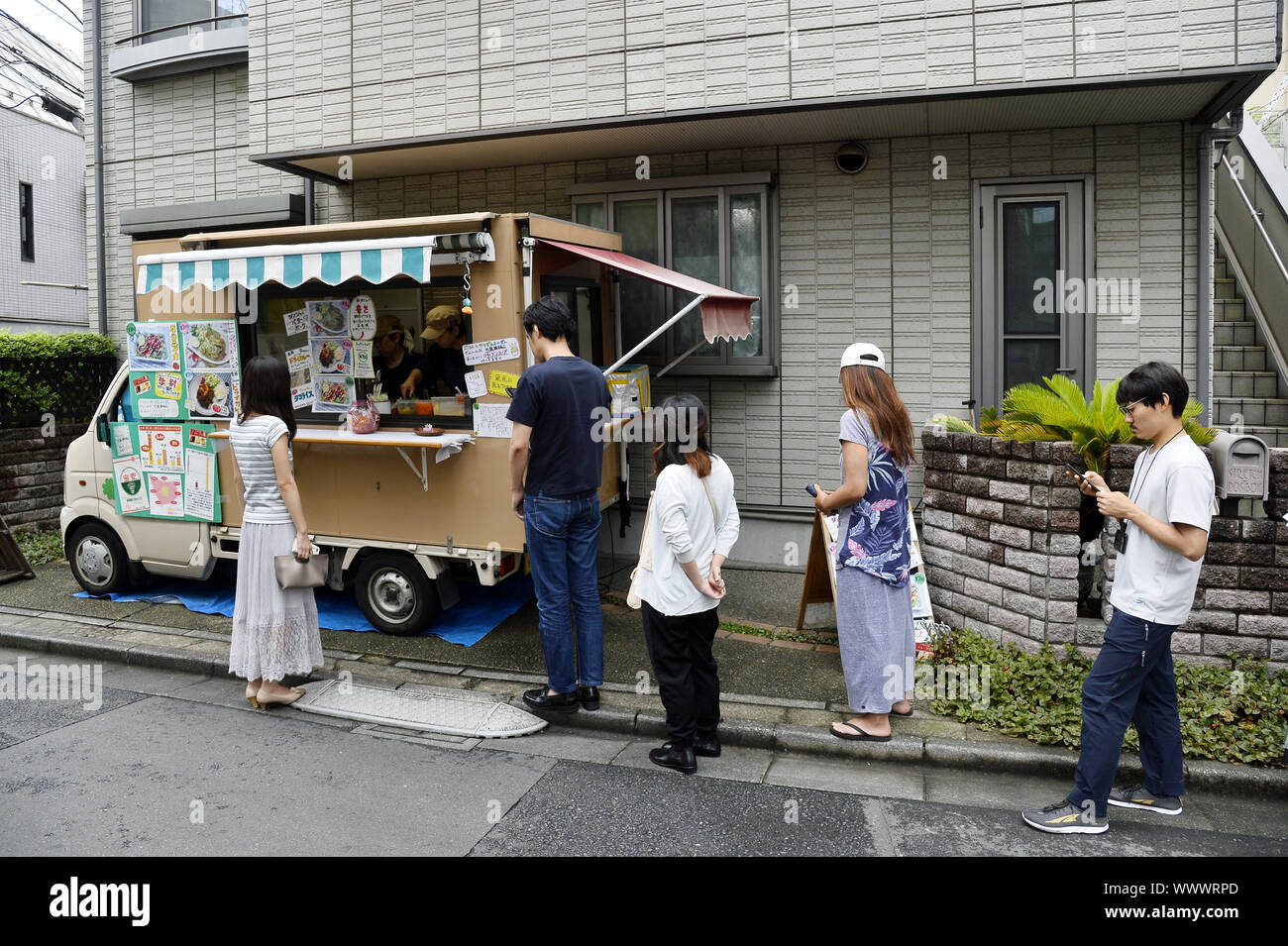 Food truck japan hi-res stock photography and images - Alamy