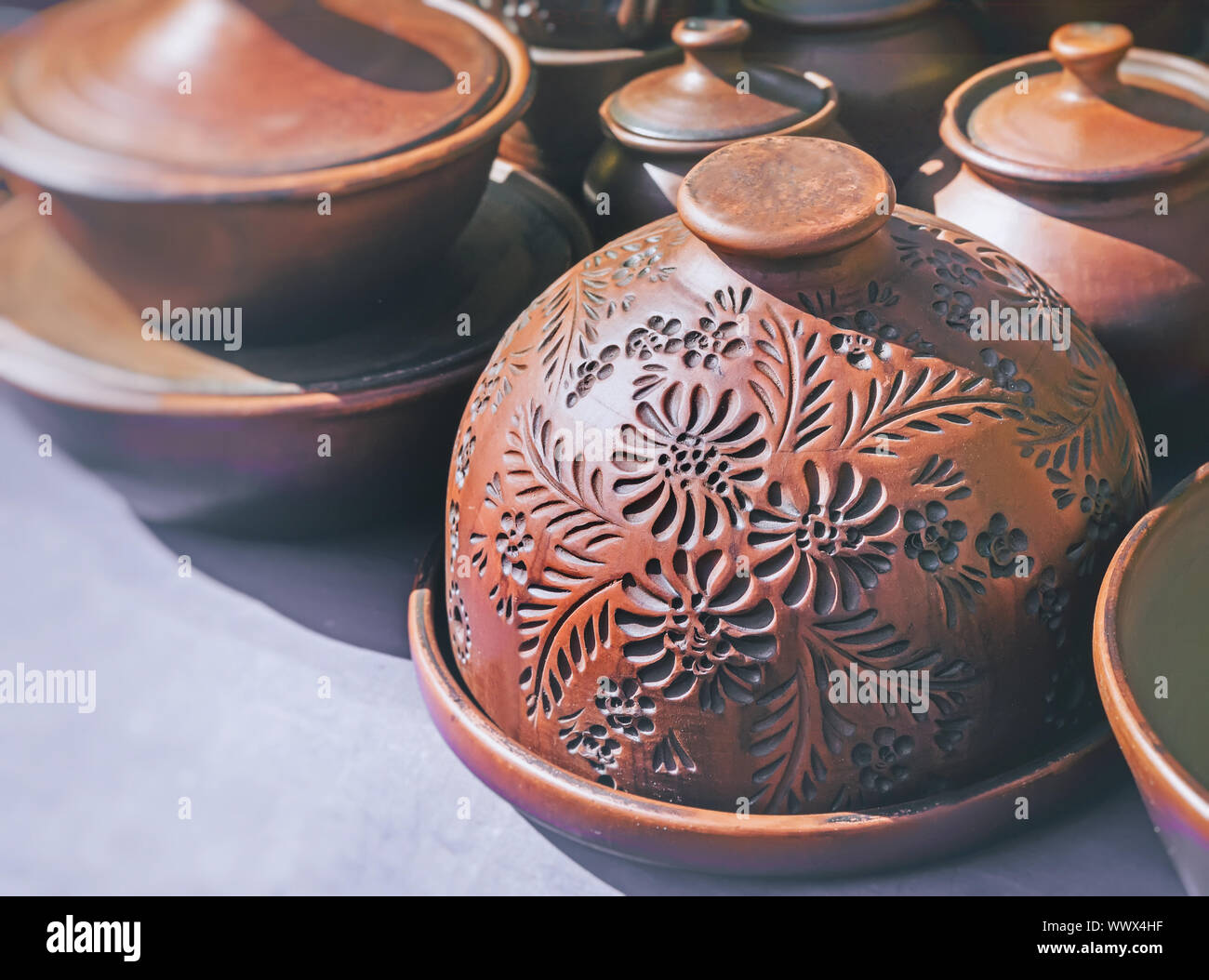 Pottery in the shop window Stock Photo - Alamy