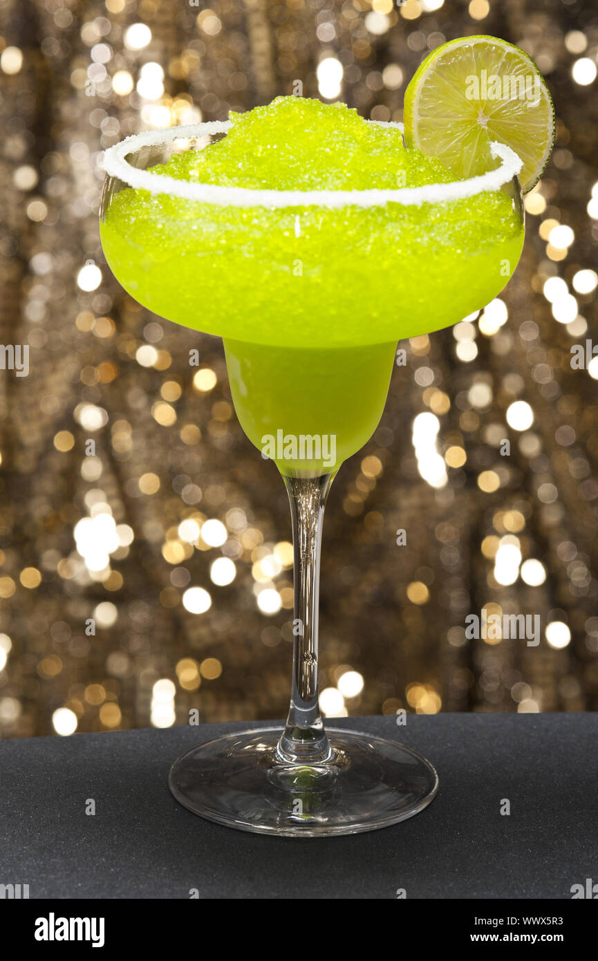 Classic margarita cocktail Stock Photo - Alamy