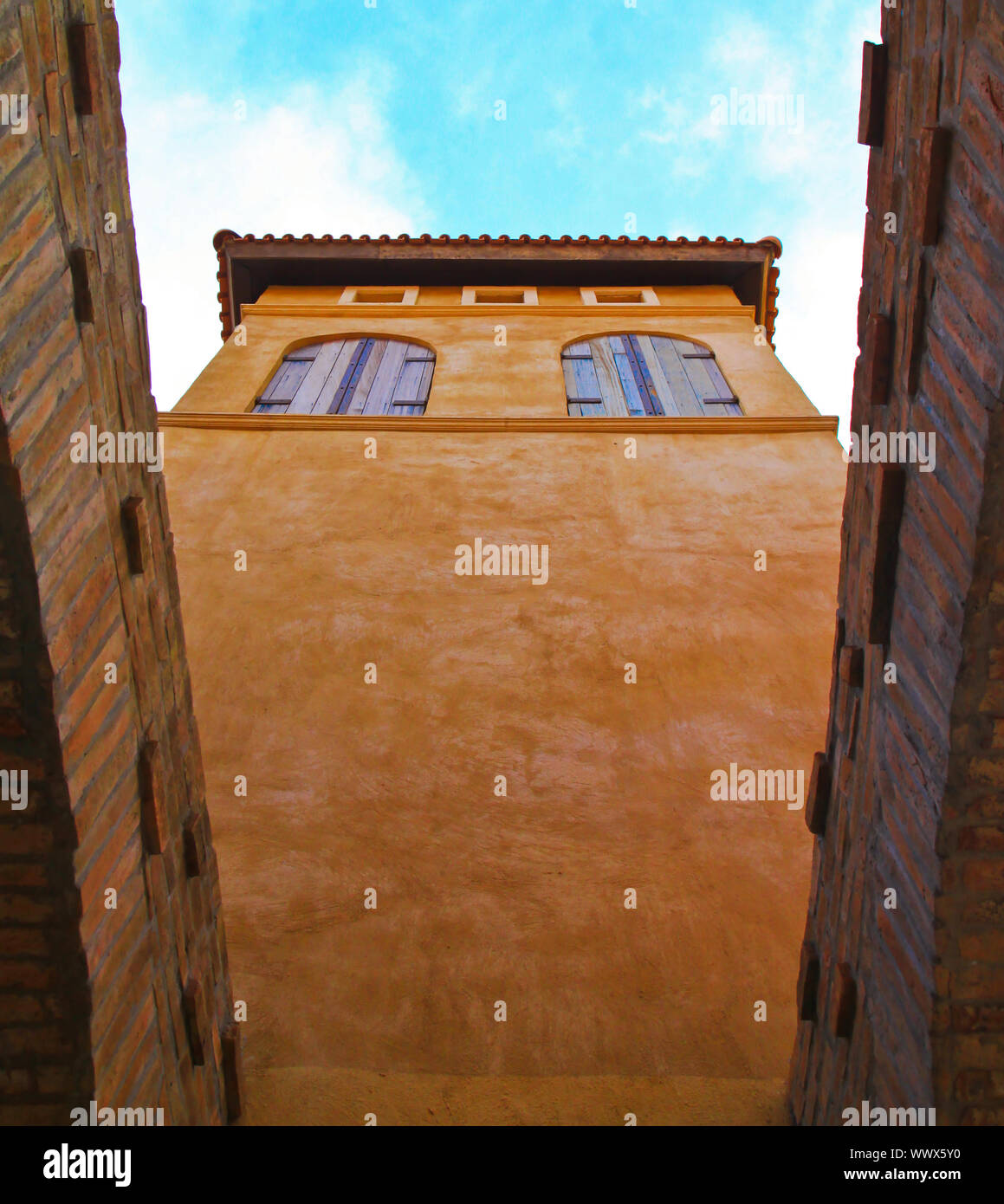 Perspective of italian building Stock Photo - Alamy