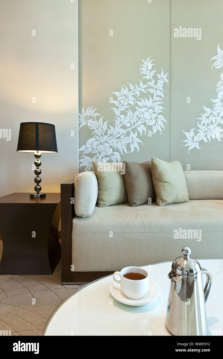 Sparse living room hi-res stock photography and images - Alamy