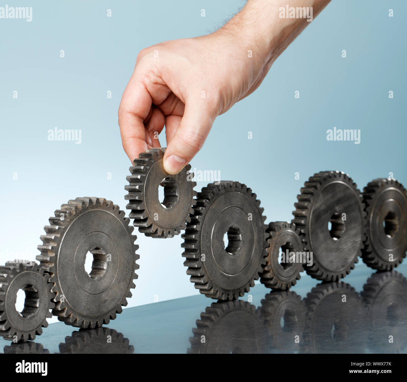 Row old gears cogs hi-res stock photography and images - Alamy