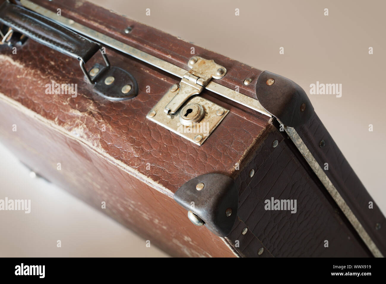 Old worn traveling suitcase hi-res stock photography and images - Alamy