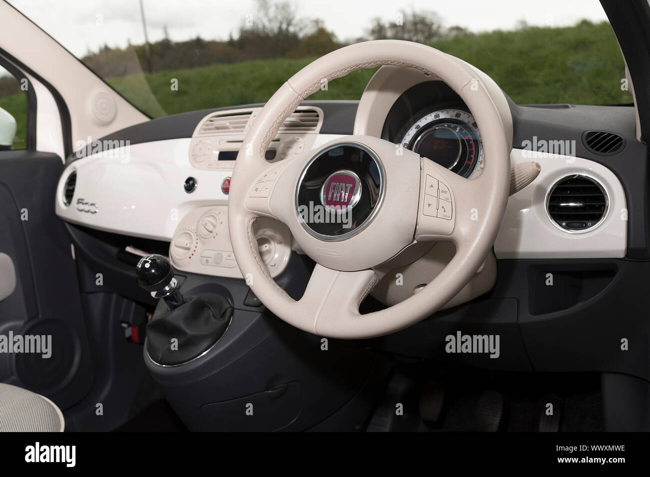 Fiat 500 interior hi-res stock photography and images - Alamy