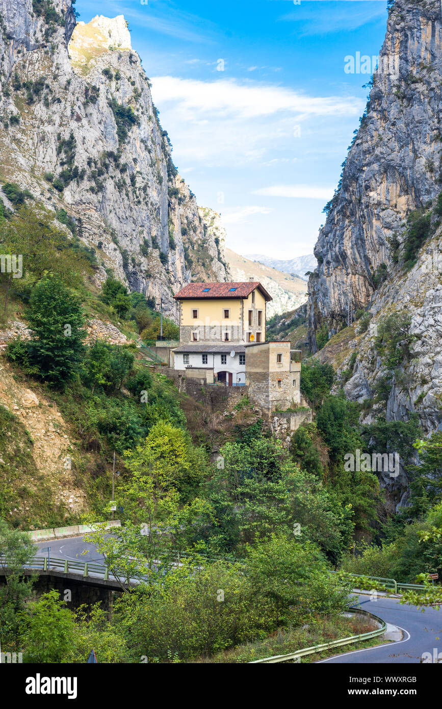 Poncebos Asturias High Resolution Stock Photography and Images - Alamy