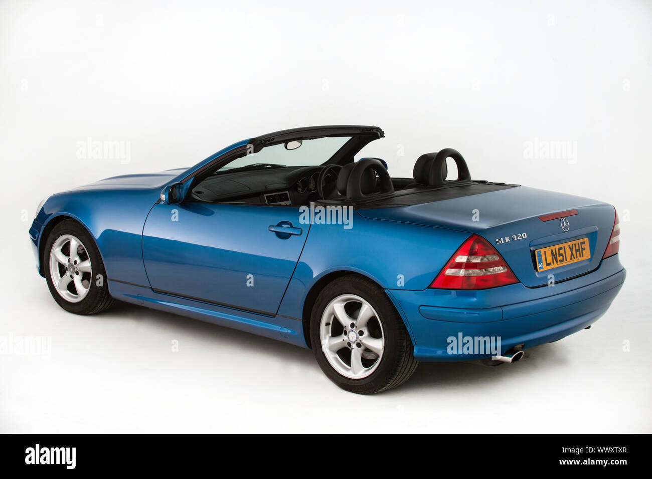 Mercedes benz slk 320 hi-res stock photography and images - Alamy