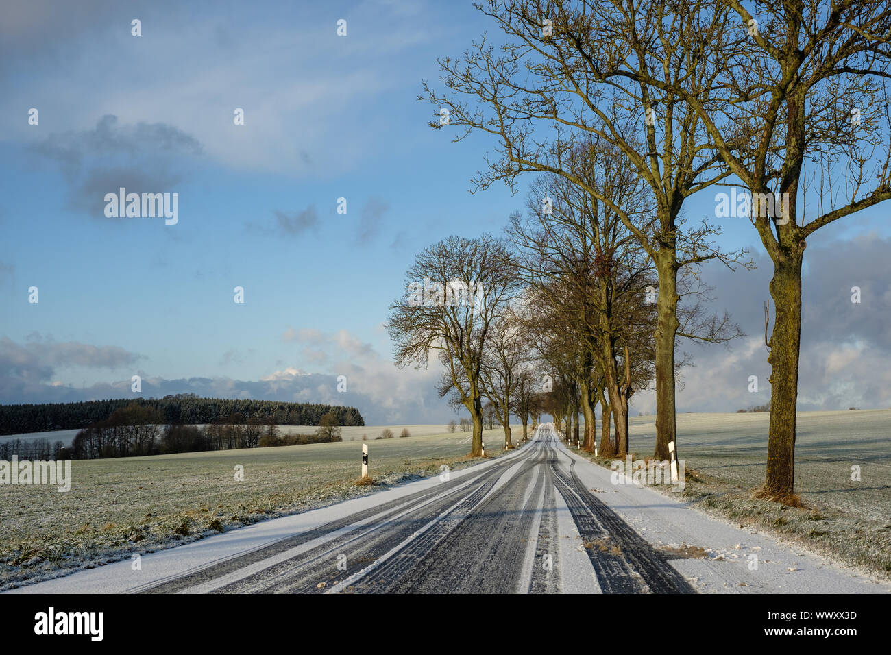 Road smooth hi-res stock photography and images - Alamy