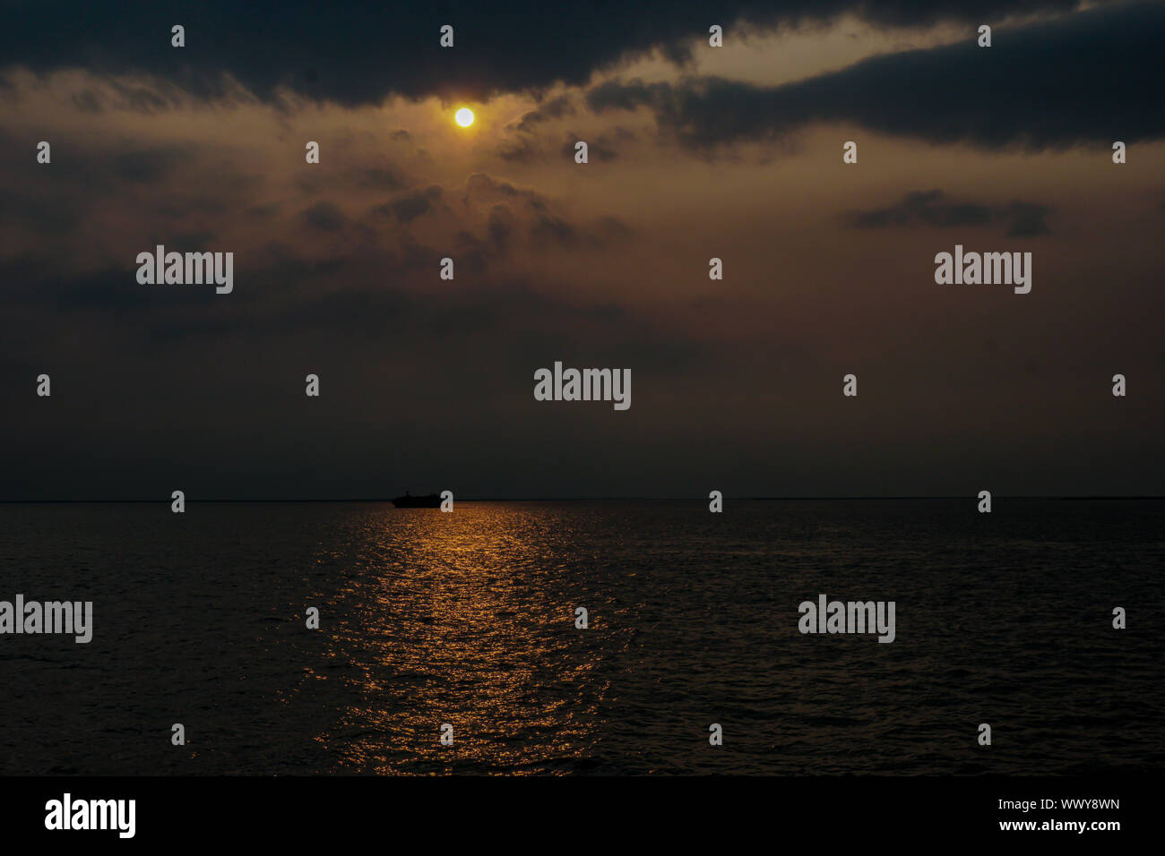 Bangladesh skyline sunset hi-res stock photography and images - Alamy