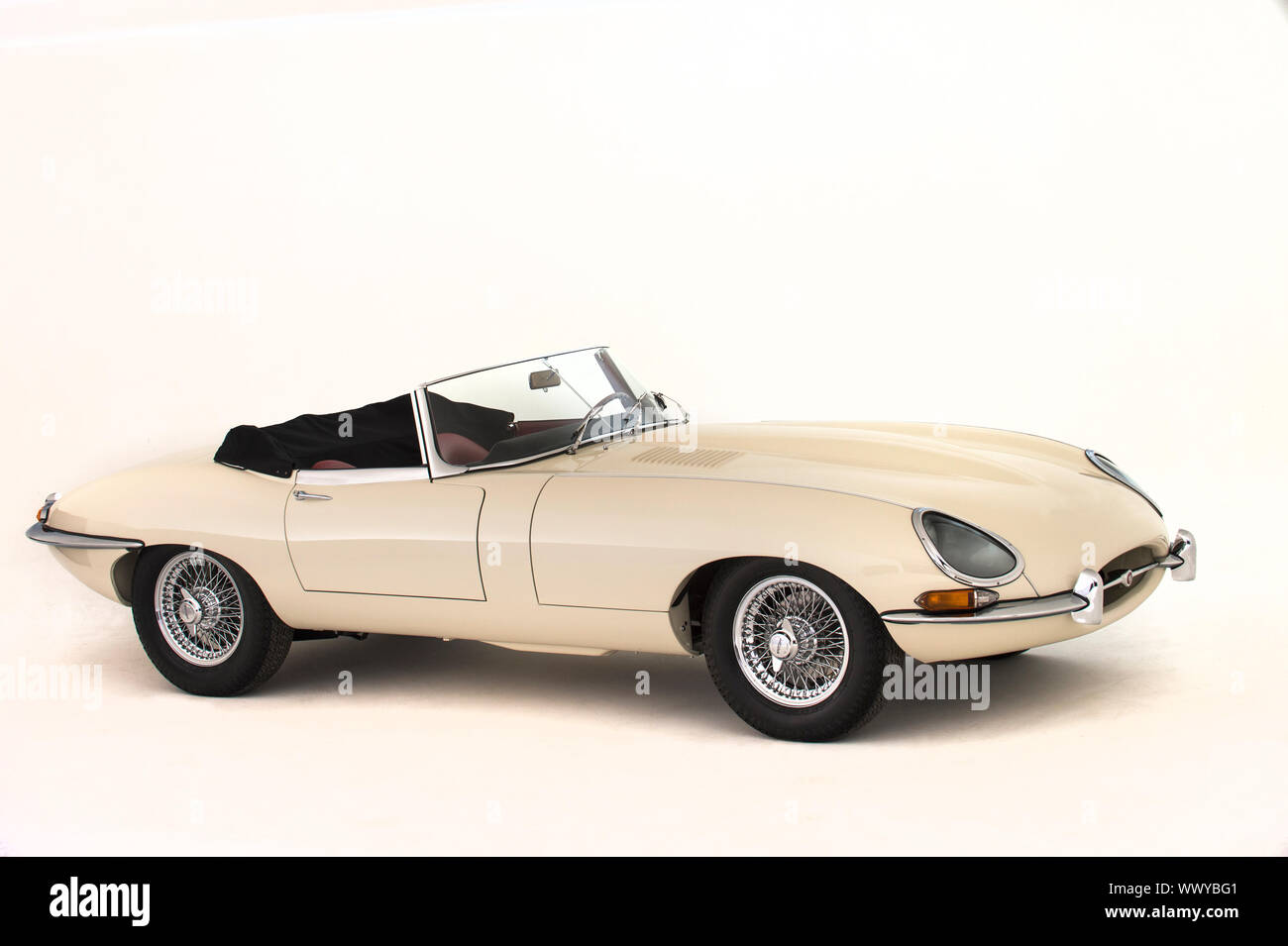 1964 Jaguar E type Series 1 drophead coupe Stock Photo - Alamy