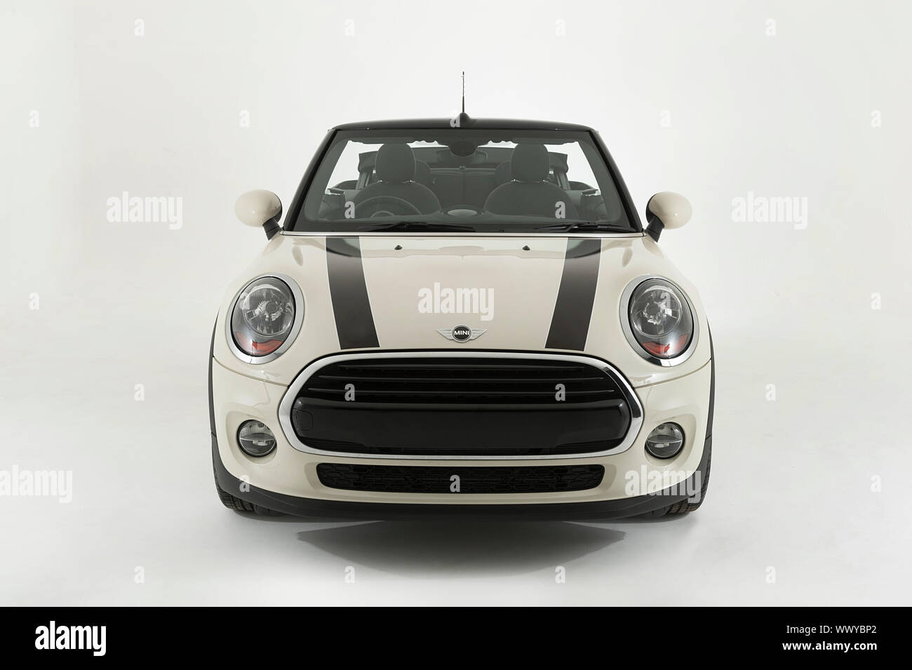 2017 Mini Cooper Convertible Stock Photo - Alamy
